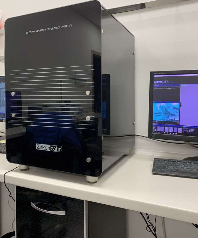 Фрезерная установка ZIRKONZAHN CAD-CAM M5 + сканер ZIRKONZAHN БУ, € ...